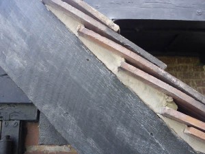 Pitched Roof Detail - Ridge tiles, Hip tiles, Roof valleys, roof verges ...
